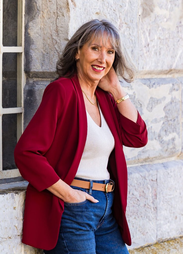 About Me - http://juliepoolenow.com